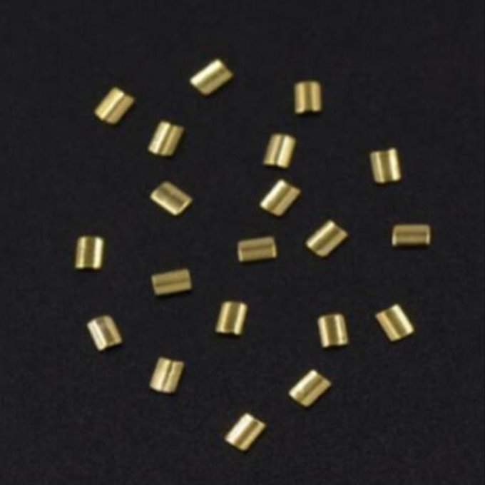 仕　様 サイズ約2.5×3.5mm材　質銅製 入　数 約480～500ヶ 注意事項 商品の一部には、生産過程上において、歪み・メッキムラ・色ムラ・サビ・多少の柄ずれなどある場合があります。ご返品とご交換は出来かねますので、予めご了承の上ご購...