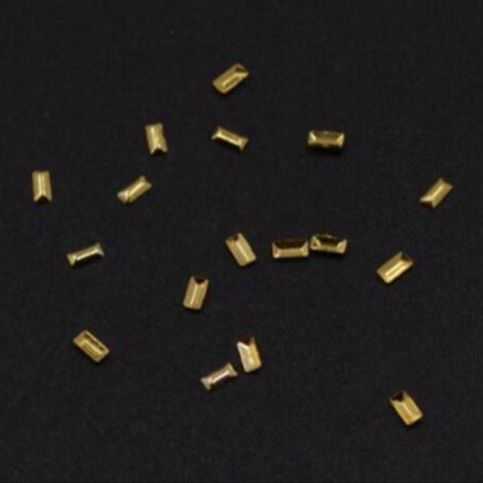 仕　様 サイズ約3×2mm材　質銅製 入　数 約480～500ヶ 注意事項 商品の一部には、生産過程上において、歪み・メッキムラ・色ムラ・サビ・多少の柄ずれなどある場合があります。ご返品とご交換は出来かねますので、予めご了承の上ご購入くださ...