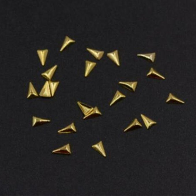 仕　様 サイズ約2×3mm材　質銅製 入　数 約480～500ヶ 注意事項 商品の一部には、生産過程上において、歪み・メッキムラ・色ムラ・サビ・多少の柄ずれなどある場合があります。ご返品とご交換は出来かねますので、予めご了承の上ご購入くださ...