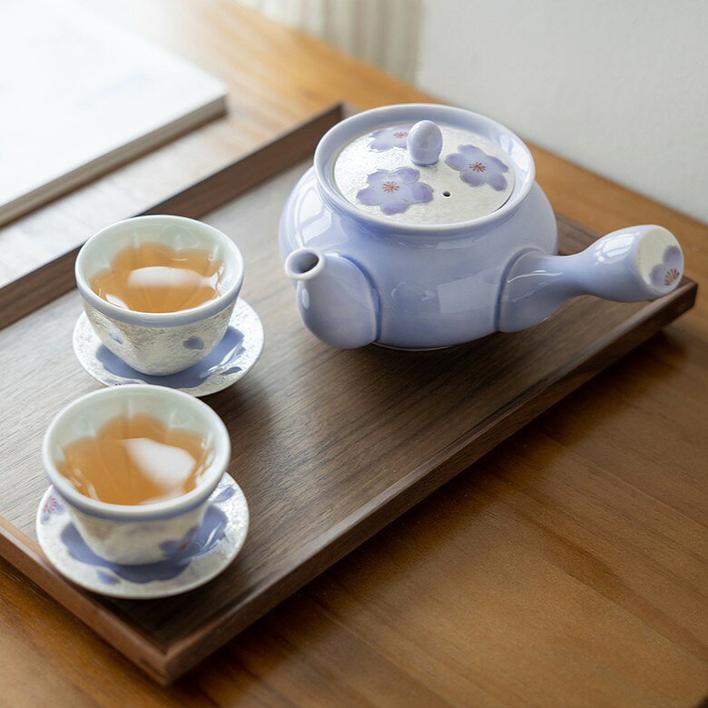 日本製　有田焼　田清窯　ライラック急須　仙茶小皿セット　コースター　紫茶器セット 有田焼 磁器 急須 仙茶 ぐい吞み　茶托 コースター 小皿　紫茶器 手書き 桜 花見 節句 ひな祭り 春 お茶 お菓子 来客 おしゃれ 和食器 ギフト 引き出...