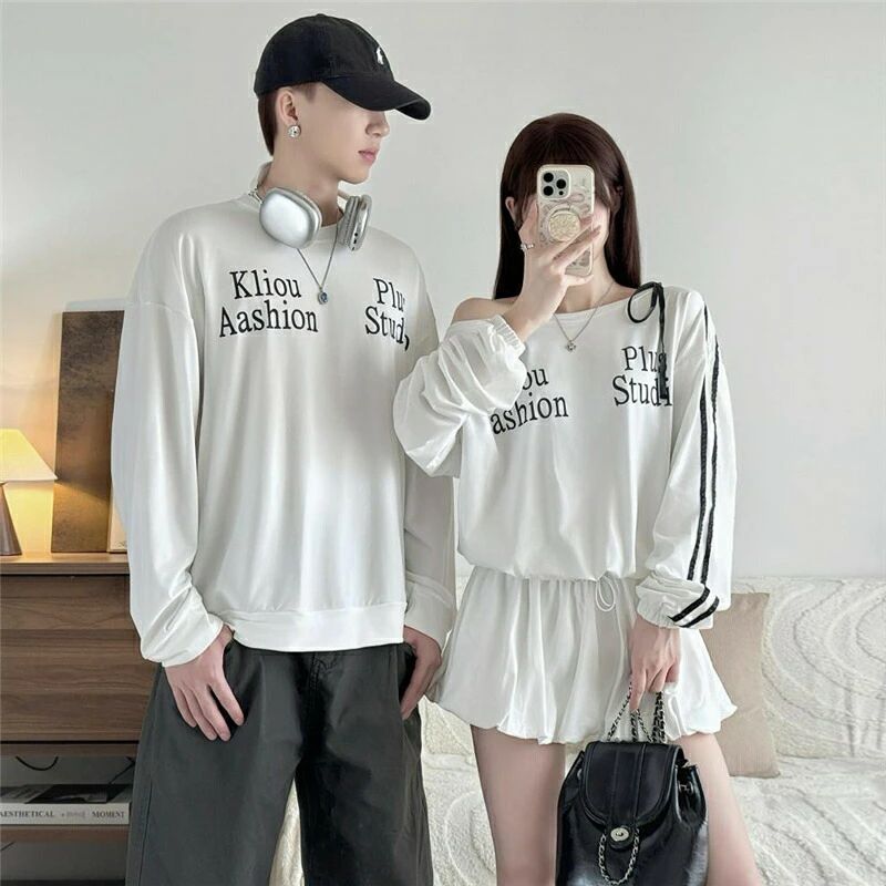 商品詳細商品特徴秋冬のデートを彩るおしゃれなペアルックトレーナーブランドならではのキュートなフロントデザインが魅力のトレーナー。秋冬の寒さを暖かくカバーしつつ、カップルでのリンクコーデでデートやイベントを写真映えする特別な時間に。どんな体型...