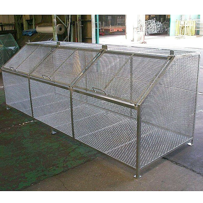 ●通気性が良く臭いがこもらないメッシュタイプです。 ●カラスのクチバシが入らない細かいメッシュタイプです。 ●サビに強い亜鉛メッキ仕上げです。 ●フタは上に開けるタイプです。 ●扉が後ろまでいかないように、ストッパーがついています。 ●指を...