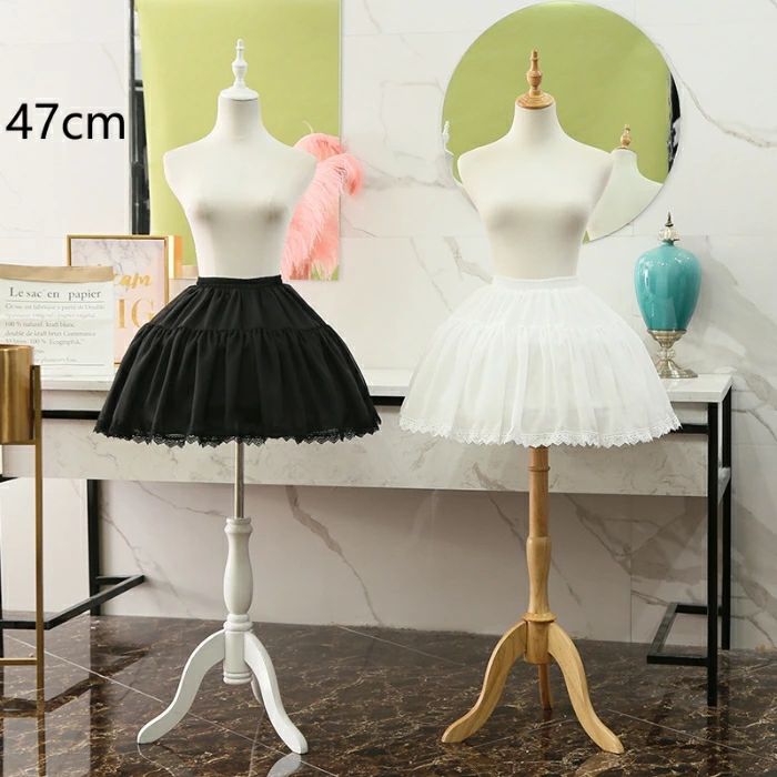 ～商品説明～ ワイヤーが2本入ったシンプルな47cmパニエです！ 裾にはレースがあしらわれていて、とてもキュート♪ シフォン生地で、通気性がよく着心地が爽やかです◎ ※この商品はパニエ1枚のみです。その他の商品は含まれていません。 ◆商品名...