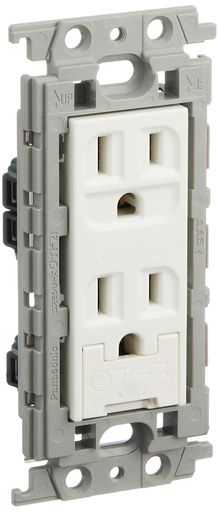 カラー:ホワイト 定格:15A 125V AC 発売日:2008年11月21日