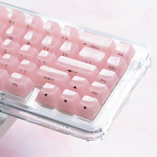 透明ジェリーセラミックキーキャップスタイル:WOMIERキーキャップの半透明デザインは、キーボードのRGBライティングをスターライトグリマーのように演出します。明るいセラミック風の質感で、ひんやりとした触感で快適に使用でき、明瞭で透過するラ...