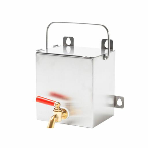 薪ストーブ専用ウォータータンク。ストーブの熱でお湯を沸かせます。 リニューアルして高さが低くなり、とっくりを入れて熱燗ができる仕様になりました。ハンドルが付いて持ち運びも楽に。開口部が広いのでお手入れも簡単です。フックが4点になって、薪スト...