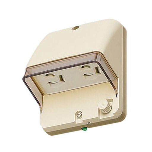 カラー:クリームグレー 定格:15A 125V 発売日:2006年6月21日