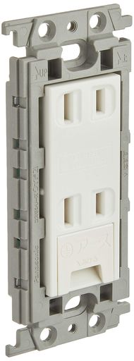 カラー:ホワイト 定格:15A 125V AC 絶縁枠 アースターミナル付