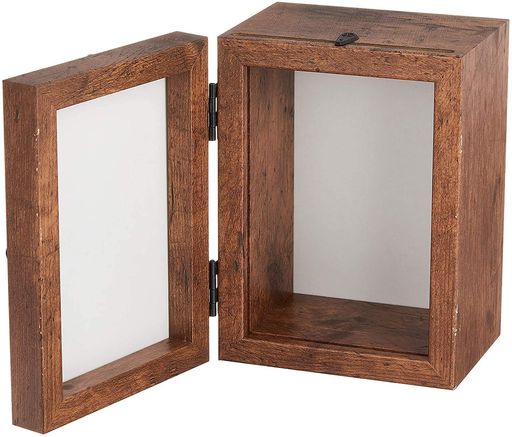218x75x145mm(内寸83x58x120) 素材・材質:MDF、ガラス、ペーパー BOXのガラスが外せるようになって新登場!!! 後ろから開けて正面の位置を調節するわずらわしさ一切なし! 好きな写真と小物を一緒に飾れます。
