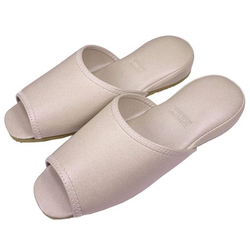 本体サイズ:約18.5x7.5x28cm 重量:約240g 素材:(表)PVCレザー(底)EVA樹脂 原産国:中国 適応サイズ:約25.5cm~27cm