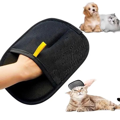 【デザイン】両面メッシュ仕様のペット用ブラシで、抜け毛を効率よくキャッチ。どちらの面でも使用でき便利です。 【使いやすさ】手になじむコンパクト設計で、イエローのタブ付き。持ちやすく操作も簡単です。 【清潔性】溜まった毛はワンタッチで処理でき...