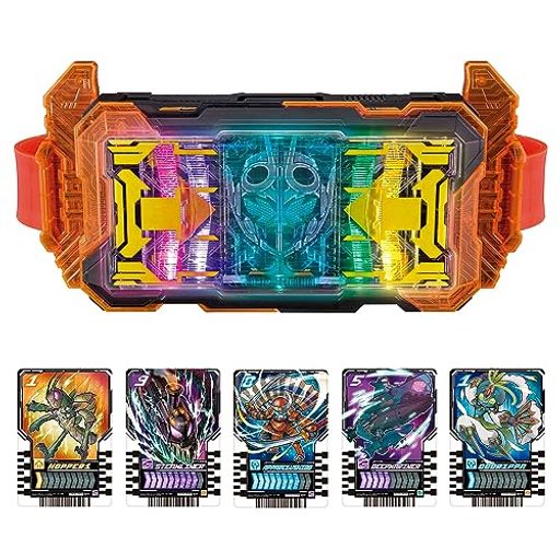 購入特典は付属しません。 2枚のカード「ライドケミートレカ」を左右のスロットにセットすると、カード名と変身待機音が発動! レバーを引くと、ベルト中央にライダーマスクが出現!LEDが10色発光&amp;変身音が発動! 「仮面ライダーガッチャー...