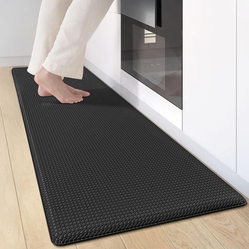 【防汚、撥水性に優れている】耐湿性・速乾性に優れるとされるポリ塩化ビニル素材を使用したので、水分や油汚れは拭くだけできれいに落とせます。 【床保護床のキズ防止、寒さ対策】肉厚な6mm厚のキッチンマットが中に低反発ウレタンが入っていて、クッシ...