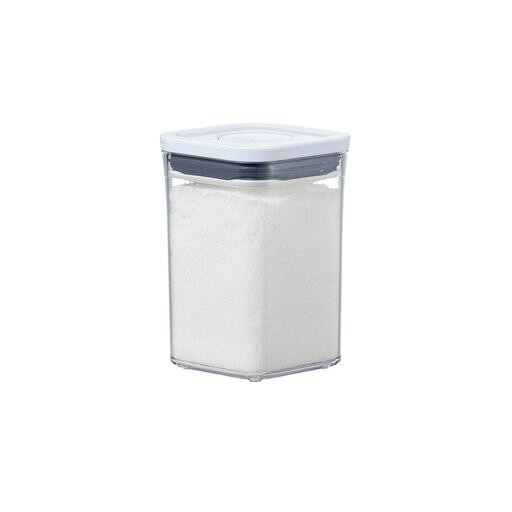 保存 サイズ:L約11xW約11xH約16cm 生産国:中国 OXO ポップコンテナは、片手でボタンをプッシュするだけで簡単に開閉できる乾燥食品用 保存容器 柔らかいシリコンでしっかり 密閉 でき、小麦粉 ・ コーヒー豆 ・ プロテイン ・...