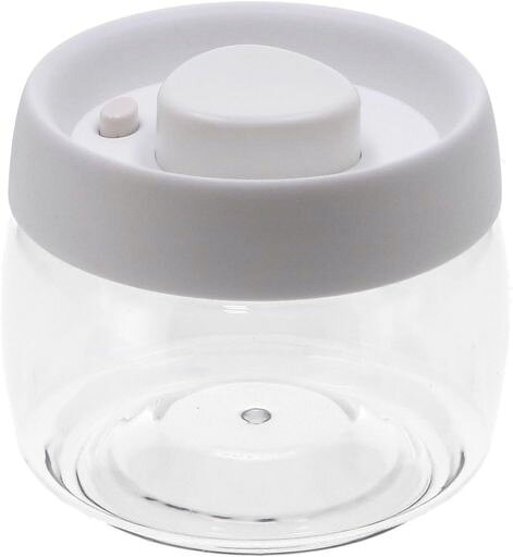 プッシュするだけで空気が抜けるキャニスター 400ml サイズ: 幅10.9x奥行10.9x高さ9.1cm 本体重量:0.14kg 材質:蓋:PP/ABS樹脂/シリコーン 本体:PET 内容量:400ml 耐熱耐冷温度(本体):-10~45度