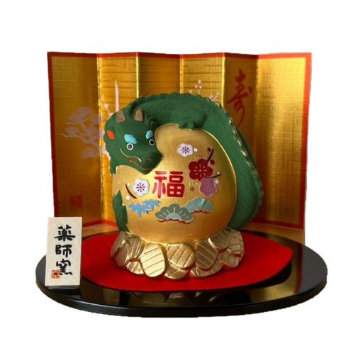 インドア サイズ:高さ8cmx横巾7.5cm 2024年の干支です。良き年を迎える為に縁起の良い干支飾り。飛躍の年になりますように。