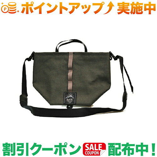山でも街でも。あなたの好きなモノを入れて持ち運ぶためのトートバッグ。画像はバッグの容量が約1L程度です。もちろん山と高原地図もヨコに入ります。W27cm x H19.5cmの小さなボディにはギミックが満載です。マチ幅が2cmからポンと一気に...