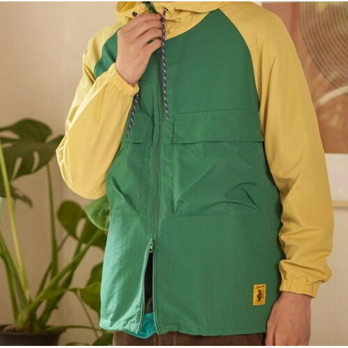 レトロアウトドア感のあるカラーリングやイギリスブランドらしいブラックウォッチ柄などクラシカルな雰囲気に。裏地無しの一重タイプなのでサッと羽織れて、使い勝手の良いナイロンアウターです■素材・成分：本体：ナイロン100％出品商品の在庫について当...