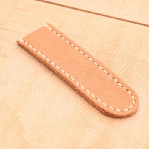 シェラカップハンドル用レザーカバーシェラカップハンドル用レザーカバーです。キャンプやトレッキング、山登りをされる方でお持ちの方は多いのではないでしょうか？シェラカップは直接火にもかけられたり、計量カップとしても使えるアウトドア・キャンプ用品...