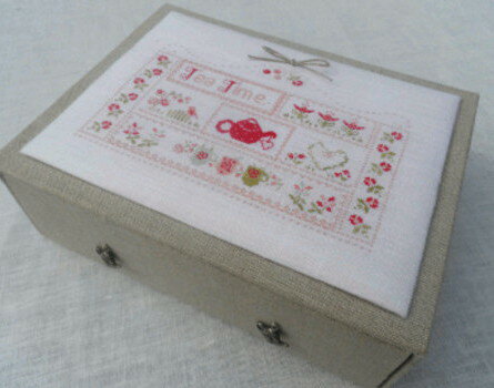 ☆クロスステッチ・チャート☆Une Croix le Temps d'un The“#1410”☆フランス語表記☆ステッチカウント143W×96H☆