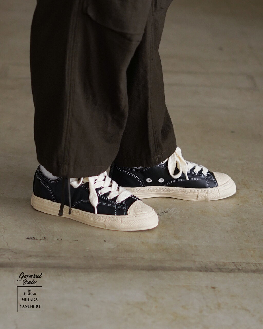 ストリートに映える、アートな一足 Maison MIHARAYASUHIRO × General Scale.「 "TRENT" Leather Low-Top Sneakers 」 【デザイン・素材・機能】「PAST＝過去」という理念をテ...