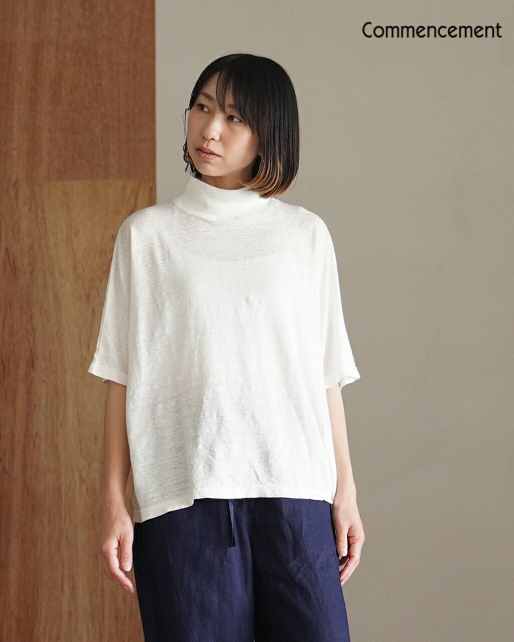 透け感楽しむ大人の一枚 Commencement / コメンスメント「 Linen mock neck tee 」 【デザイン・生地】リネン特有のさらりと風を通す軽やかな素材感と、ゆったりとしたシルエットが魅力のリネンモックネックTシャツ。...