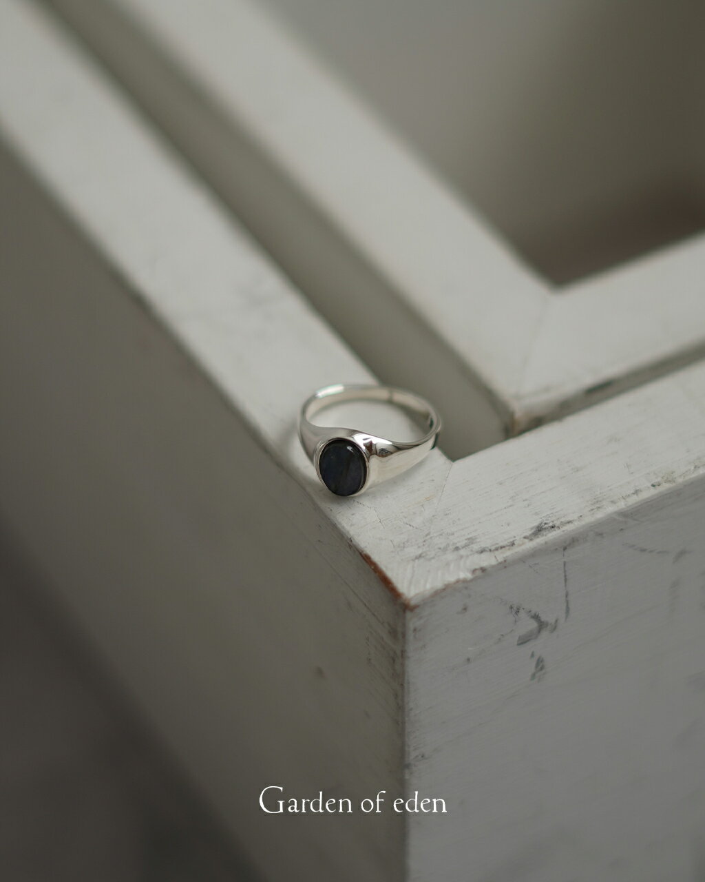 多彩な表情と神秘的な美しさ Garden of eden / ガーデンオブエデン「 LABRADORITE S 」 "モダンヴィンテージ"をコンセプトに、フルハンドメイドで制作されたアクセサリー。どこか懐かしく、それでいてモダンな、他にはな...