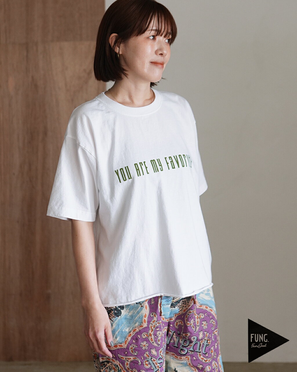 メーカー希望小売価格はメーカー商品タグに基づいて掲載していますさりげなく響くメッセージ FUNG / ファング「 カットオフ プリントTシャツ 」 【デザイン・生地】ほどよく力の抜けたシルエットに、さりげないメッセージが施されたプリントTシ...