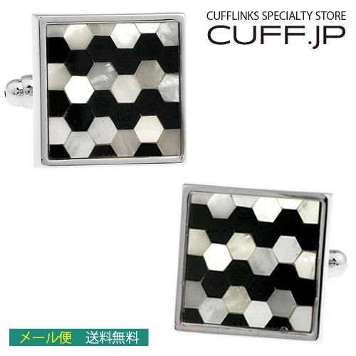 自然の素材、貝を使った綺麗なカフス。 独特の偏光具合　きれいな色つや、爽やかで上品な雰囲気です。 日常使いからパーティーシーンまで幅広くご使用いただけます。 専用のポーチにいれてお届けします。 カラー：ブラック、ホワイト 素材：真鍮・ロジウ...