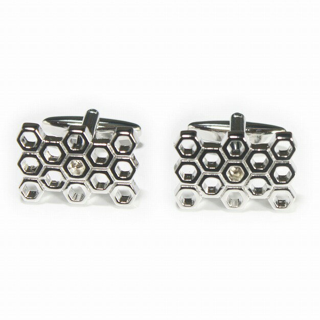 ハチの巣の中身をデザインしたユニークな カフスボタン。巣蜜はコムハニーと言われ 人気のあるスイーツですよね ベースカラー-シルバー 素材-真鍮・ロジウムコーティング サイズ-15x20mm ・選べるお支払い方法　　・各種クレジットカード　・...