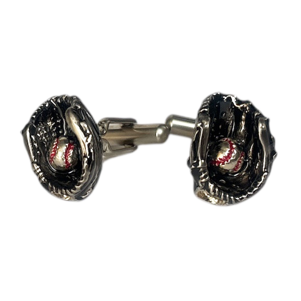 ブラックのグローブと野球の ボールをデザインしたカフスボタン。 袖口のアクセントにおすすめですよ ベースカラーーシルバー 素材ー合金 サイズー18x14mm ・選べるお支払い方法　　・各種クレジットカード　・代金引換　・銀行振込　・後払い（...