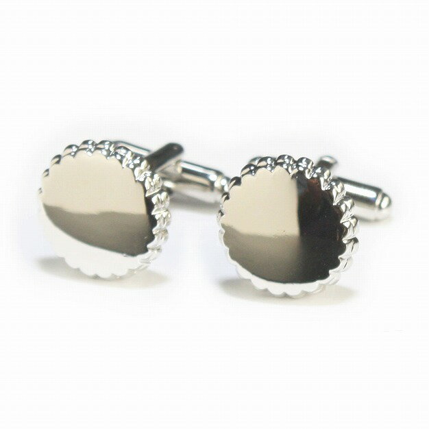 ビンの栓をモチーフにしたカフスボタン。 パッと見は栓とわからないところがお洒落ですよ。 さり気ないお洒落が好きな人におすすめです ベースカラーーシルバー 素材ー真鍮・ロジウムコーティング サイズー直径約15mm ・選べるお支払い方法　　・各...