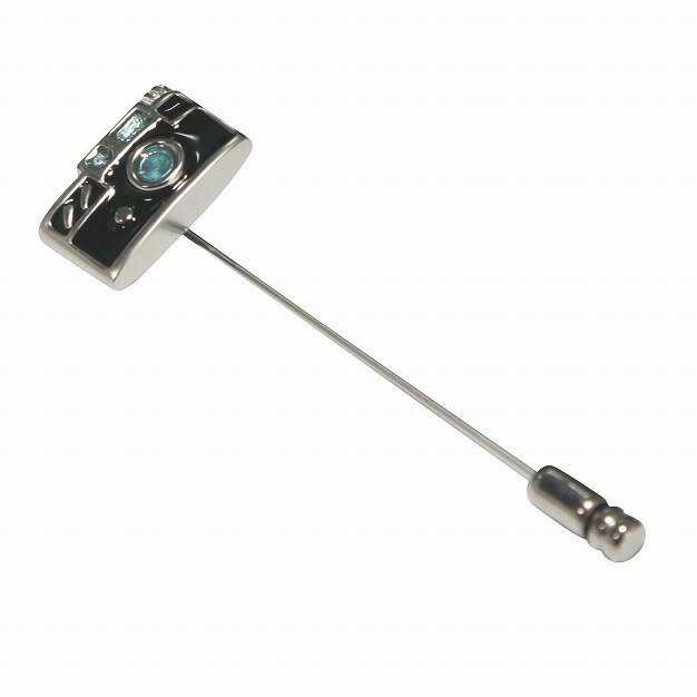 カメラをモチーフにしたユニークなラペルピン。 ジャケットの上部に注目が集まりますよ♪ 自分用としてはもちろん、プレゼントとしても大変喜ばれますよ ベースカラーーシルバー 素材ー合金 サイズー20x69mm ・選べるお支払い方法　　・各種クレ...