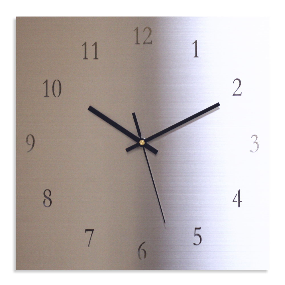 オリジナルステンレスクロックシリーズ（それぞれポリッシュとヘアラインの2種類） GARAMOND SQUARE 16,500円 GARAMOND ROUND 16,500円 GARAMOND12 SQUARE 18,700円 GARAMON...