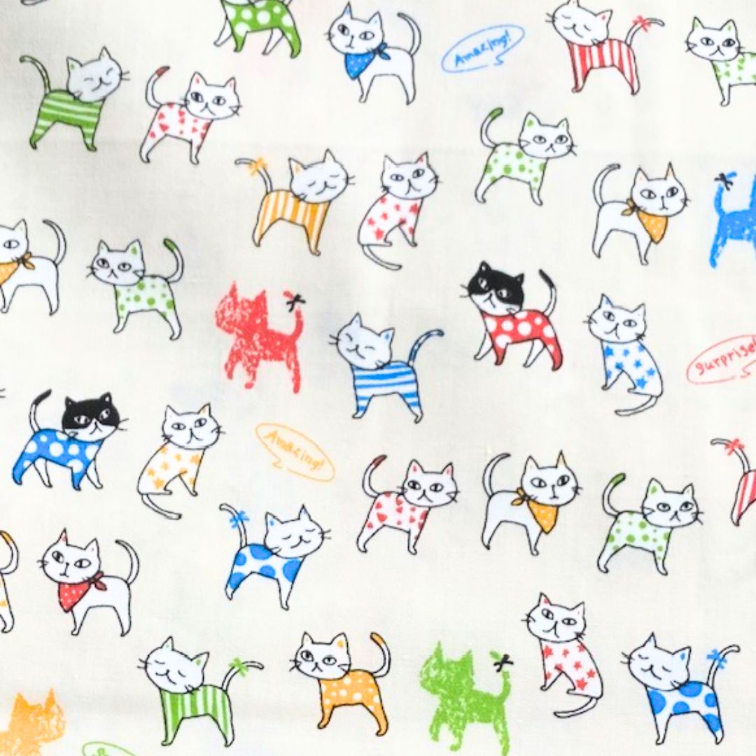 【ハギレ】プリント生地 にゃんこ柄1 アイボリー約54x50cmカット済 コットン65% ポリエステル35% 手芸材料 ハンドメイド 猫 キャット カット済ですがサイズには多少の誤差がございますのでご了承ください。 5