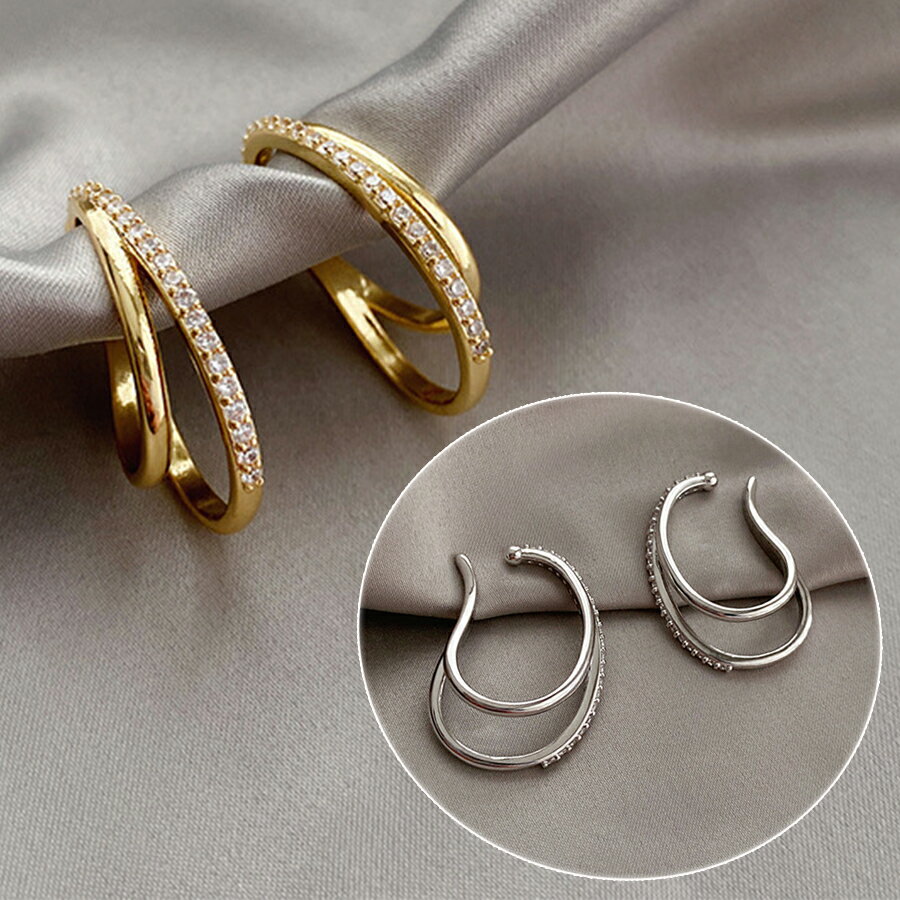 アイテム説明 商品説明 耳に引っ掛けるだけの簡単でストレスフリーなイヤーカフ カジュアルにもパーティー等のシーンでも活躍 ノンホールの方でもお気軽にオシャレが楽しめます。 素材 真鍮,キュービックジルコニア中国製 カラー シルバー,ゴールド...