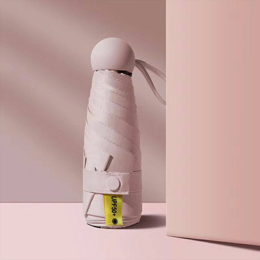 アイテム説明 商品説明 スマホサイズで持ち運びに便利な折りたたみ傘。 内側にはUVカットブラック加工が施されており、 UPF50＋ 98%紫外線カット！！ ミニバッグがトレンドの今、大活躍すること間違いなしのおすすめアイテムです。 通勤や通...