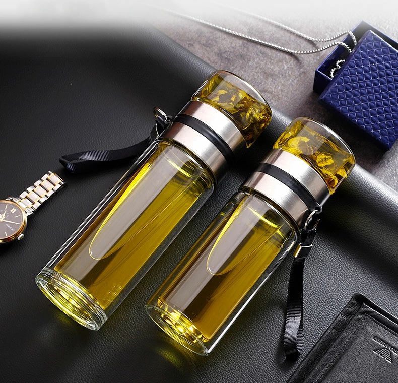 この商品について【安全の素材】高品質ホウケイ酸ガラス性，硬質かつ耐熱性を備え、高品質な水筒であります。【構造】ダブルアンチスケーティング設計、新しいアップグレードフィルタ。高温にも強い高硼珪酸ガラスで作られ、熱湯をいれても問題はなし、強く温...