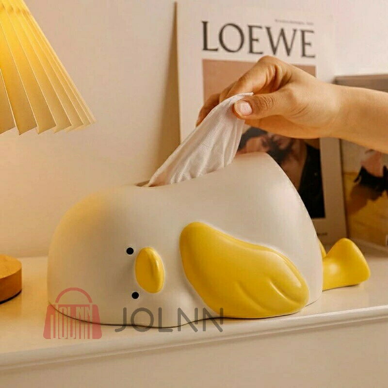 空間のアクセントにおすすめ！怠けアヒル型のティッシュケース。お洒落でユーモアのあるデザインは空間を彩りセンスの良さを感じます。【材質】陶器&nbsp;&nbsp;樹脂【サイズ】約285×120×190mmティッシュのサイズ?形状によってはお...