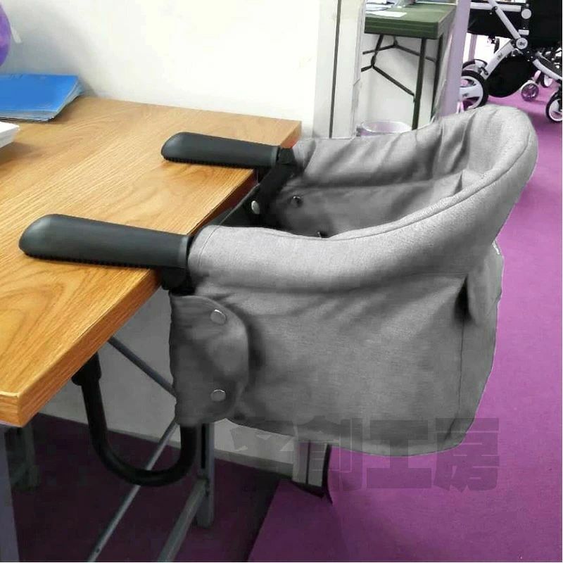 商品ポイント1. 簡単な取り付け: この椅子のフックは厚さ 20 〜 85 mm のテーブルに対応しており、30 秒以内に簡単に取り付けることができ、工具は必要ありません。2.折りたたみ可能なデザイン：このクリップ付きハイチェアは折りたたみ...