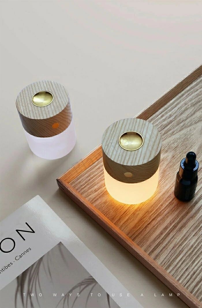 商品詳細●商品名：アロマライト●光源：LED●LED消費電力：1W●加熱温度：40-65℃（環境温度によって温度差がございます。）●電池容量：800mAh●定格電圧：DC5V 1A●材質：木材、プレキシガラス、真鍮、電子チップ●セット内容：...