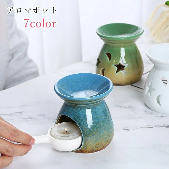 月や星の形の窓が可愛い、アロマポット。インテリアとして置いておくだけでも可愛いアイテムです♪ 【サイズについて】画像をご参照ください。 【カラーについて】生産ロットにより柄の出方や色の濃淡が異なる場合がございます。お使いのモニターや撮影時の...