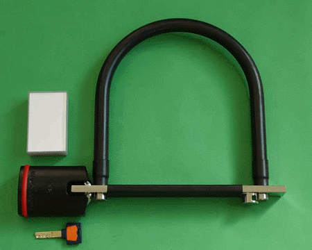 ◇内径：幅210×高さ240mm◇カギ種別：MUL-T-LOCK NE14H 《ランク：6(最高位は6+)》◇重量：3.7kg※Uチャンプのみの販売は行っていません。※他社製チェーンとの組み合わせでは、使用できませんのでご注意ください。※『...