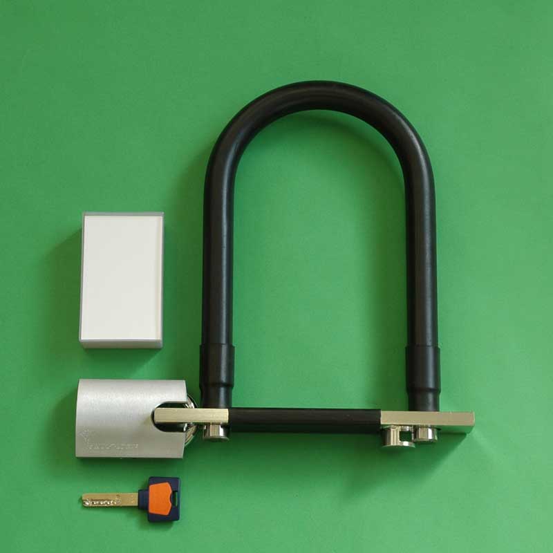 内径　W120×H220mm品番　U120-220-G55P本体価格　　　26,000円カギ価格　　　14,800円カギ種別　　　　　G55P合計価格　　　40,800円重量　　　　　　　 2.3kg※Uチャンプのみの販売は行っていません。...