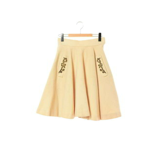 ブランド ISSEY MIYAKE 品名 ポケット刺繍 ウール フレアスカート 表記サイズ 9 実寸 ウエスト約64cm×ヒップ(ウエスト約15cm下計測)約100cm×丈約55cm 素材 表生地：ウール95% ナイロン5% 裏生地：キュプ...