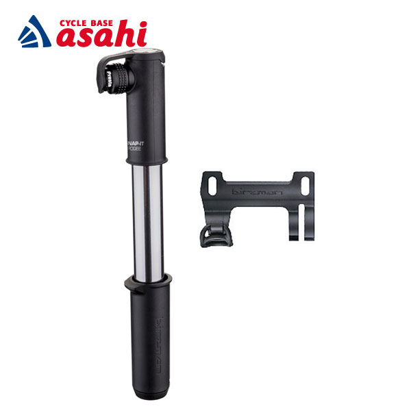 小型ながらロードバイクにも充填しやすく、軽量なボディに「SNAP-IT APOGEE」採用のハンディポンプ。素材：アルミニウムCNC対応バルブ：仏式/米式最大空気圧：120pslカラー：SILVERサイズ：220×26mm掲載している商品の...