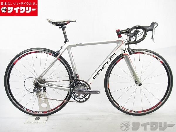 製品情報カテゴリ完成車 ロードバイク ロードバイク メーカーフォーカス年式2011色シルバー状態ランクD(年式相応のキズあり)送料サイズ大型サイズメーカーサイズ：トップチューブ長：525mm（水平換算/実測）シートチューブ長：500mm（B...