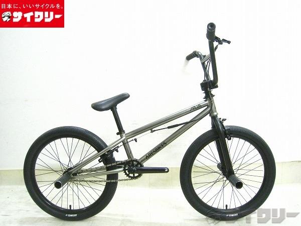 製品情報カテゴリ完成車 BMX メーカーアーレスバイク年式2022色グレー状態ランクC(少々キズあり)送料サイズ大型サイズホイールサイズ：20インチ適応身長：150-180cm（目安）トップチューブ長：470mmクランク長：160mmステム...
