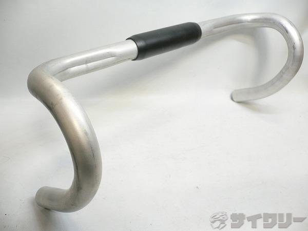 製品情報カテゴリハンドル関連 ハンドル ドロップ メーカー日東年式-色状態ランクC(少々キズあり)送料サイズ小型サイズパーツクランプ径：31.8ハンドル幅：400（C-C)状態コメント中古商品です。すれ、傷、使用感がございます。その他