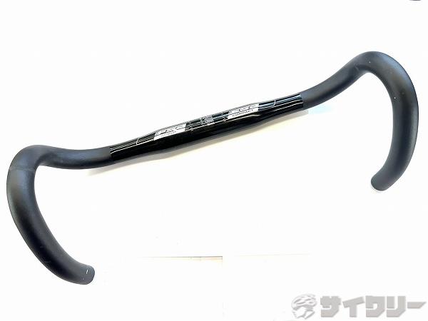 製品情報カテゴリハンドル関連 ハンドル ドロップ メーカーFSA年式-色状態ランクD(年式相応のキズあり)送料サイズ小型サイズハンドル幅：約400mm（エンドC-C実測）クランプ径：31.8mmパーツ色：ブラック状態コメント中古商品でござい...